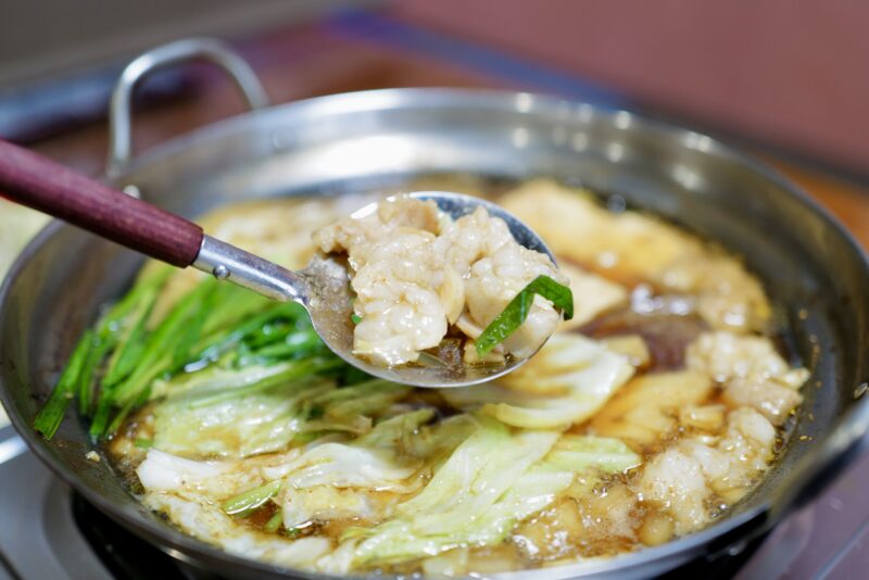 昼飲みで味わう、「富きよ」の和牛ホルモンのすき焼き風もつ鍋 - RKB毎日放送